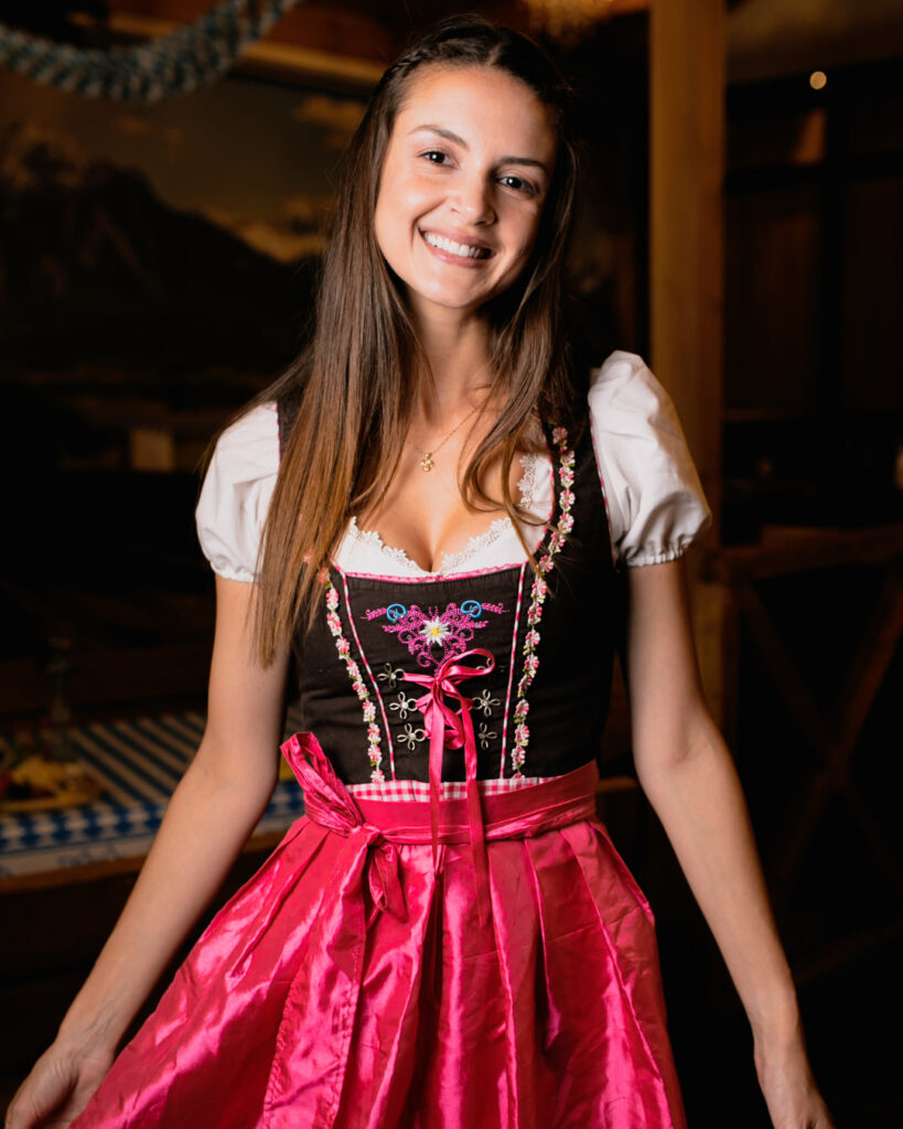 Traditional clothing in Austria » your guide to Dirndl & Lederhosen